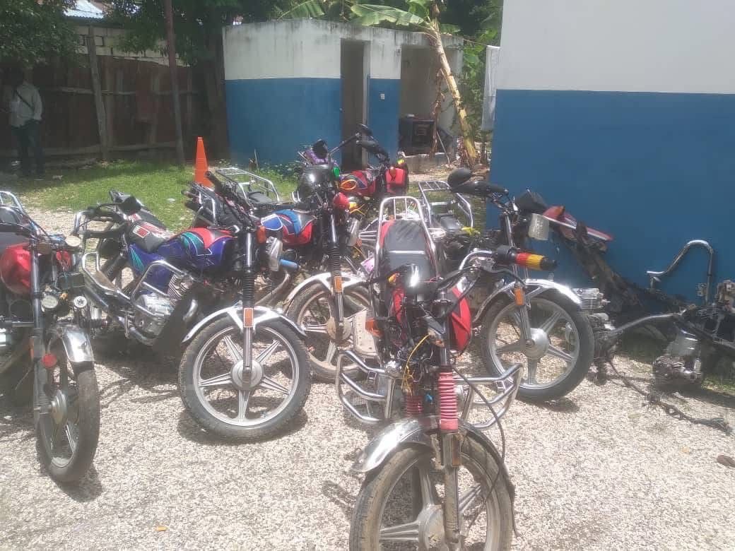 Le Juge de Paix Me Délicio démantèle un vaste réseau de voleurs de ...